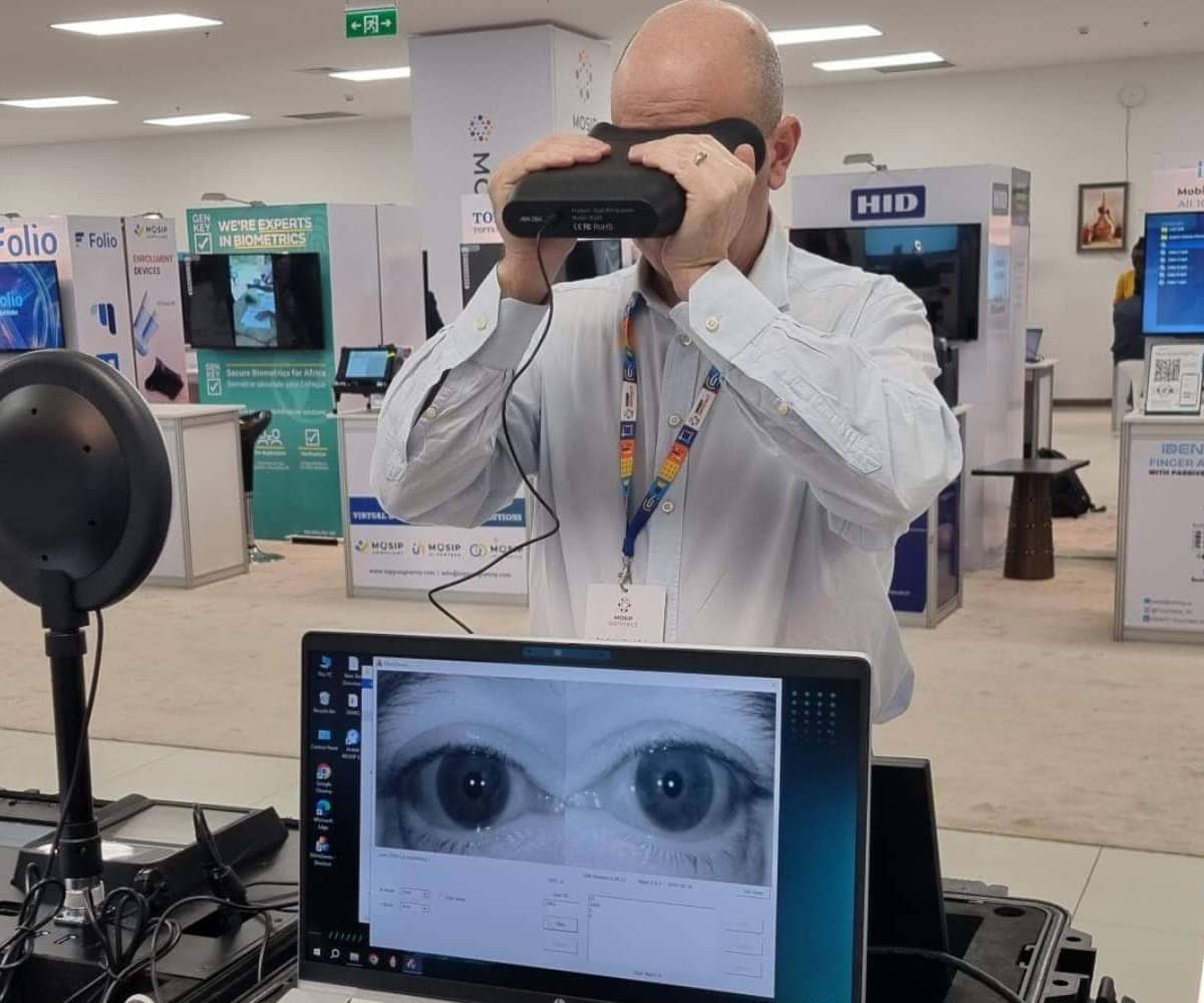 Iris Scanner - ARATEK Biometrics